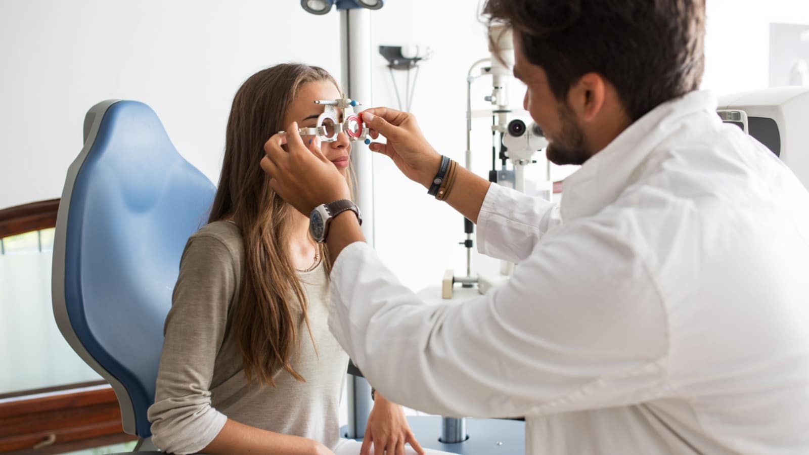 Retail in Optometry: A Guide to Success - Weave | Weave